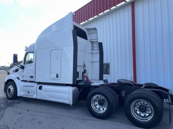 2017 PETERBILT 579 - CIT Trucks