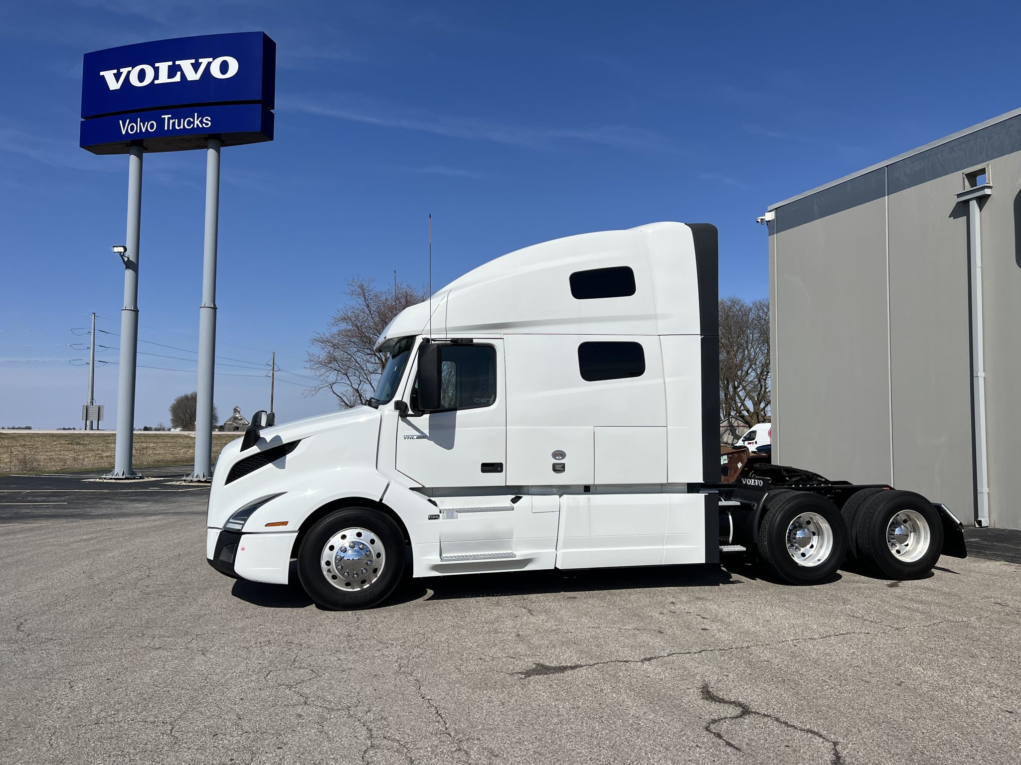 2019 VOLVO VNL64T760 - CIT Trucks