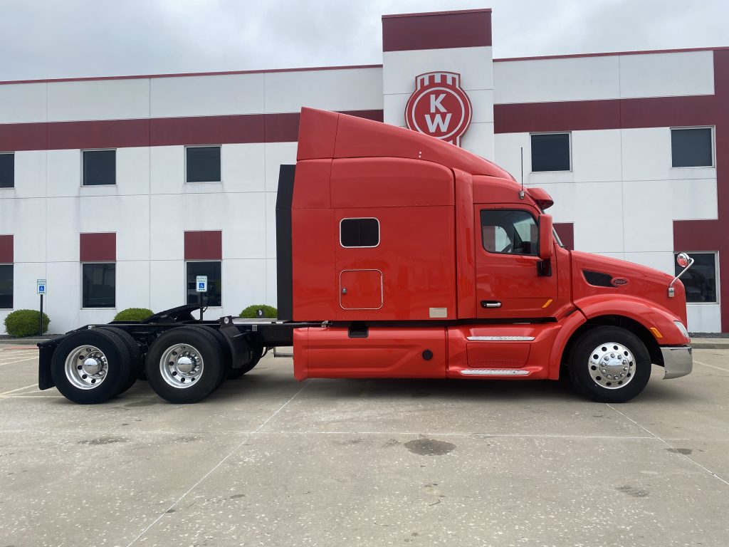 2017 PETERBILT 579 - CIT Trucks