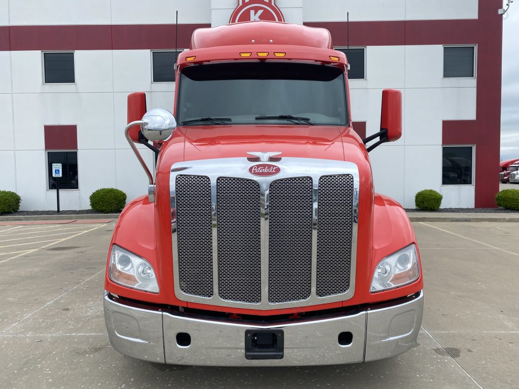 2017 PETERBILT 579 - CIT Trucks