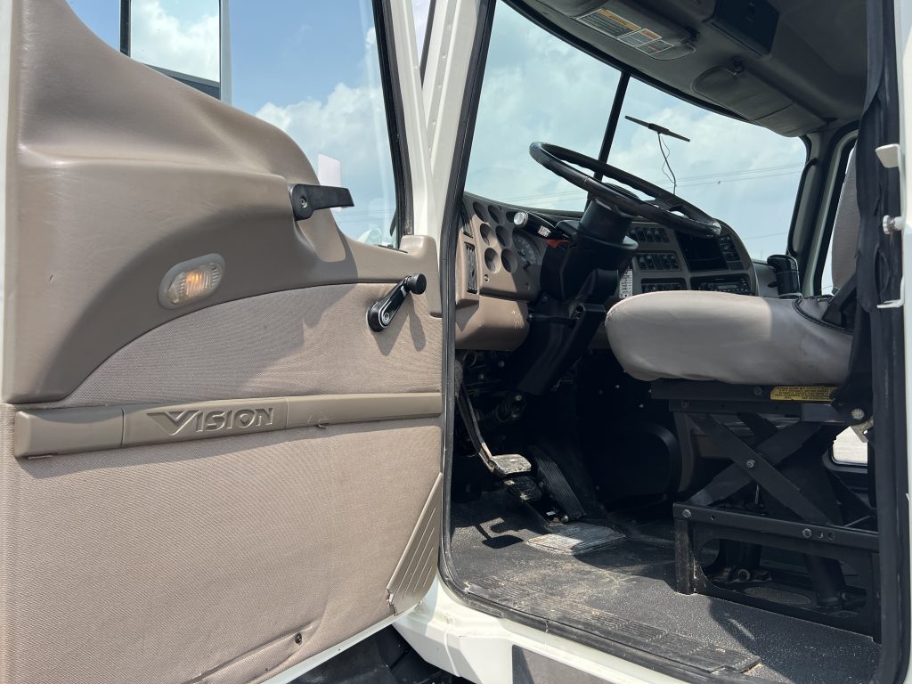 2005 Mack Vision CX613 - CIT Trucks
