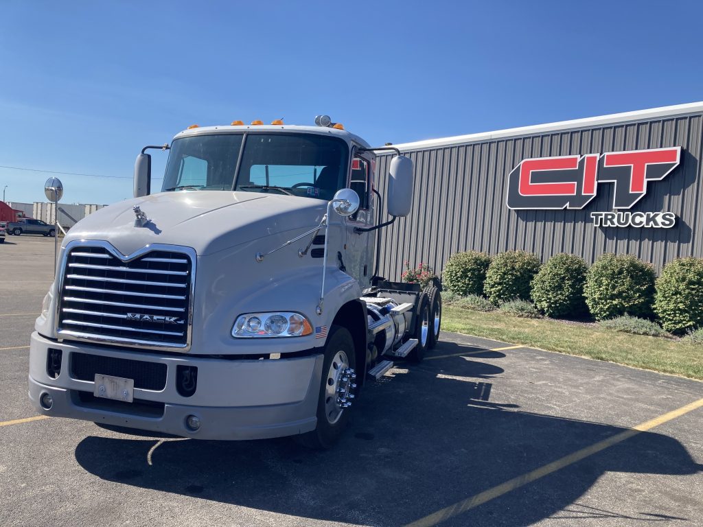 2011 MACK CXU613 - CIT Trucks