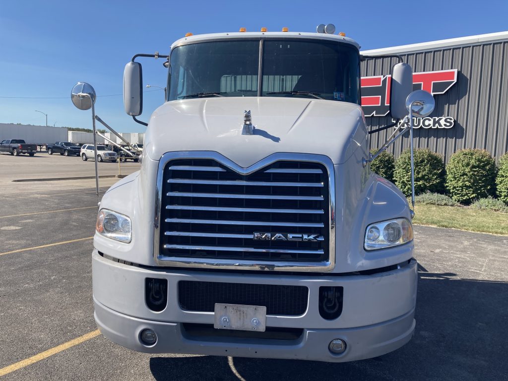 2011 MACK CXU613 - CIT Trucks