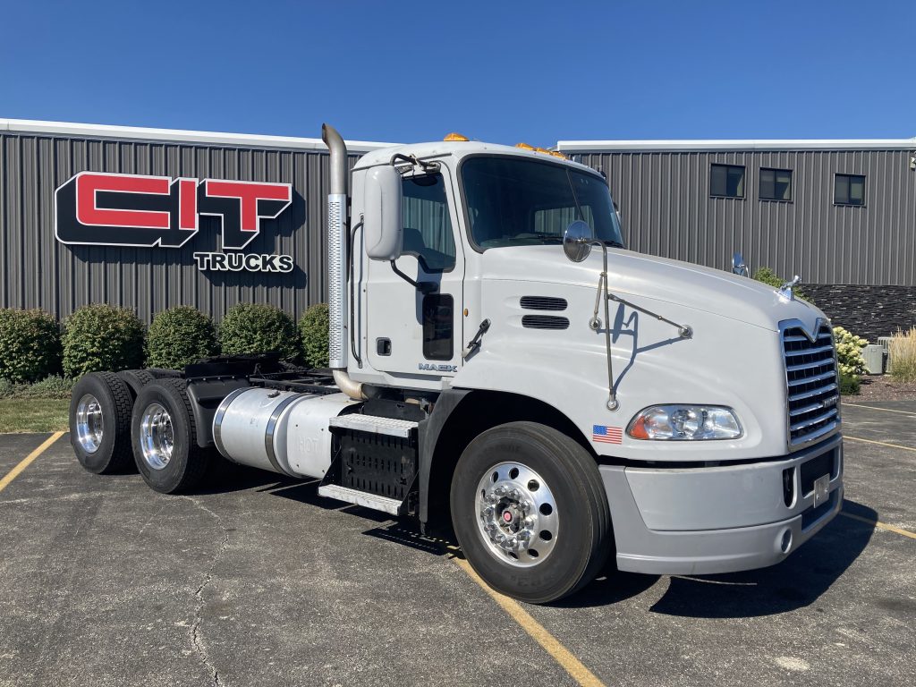 2011 MACK CXU613 - CIT Trucks