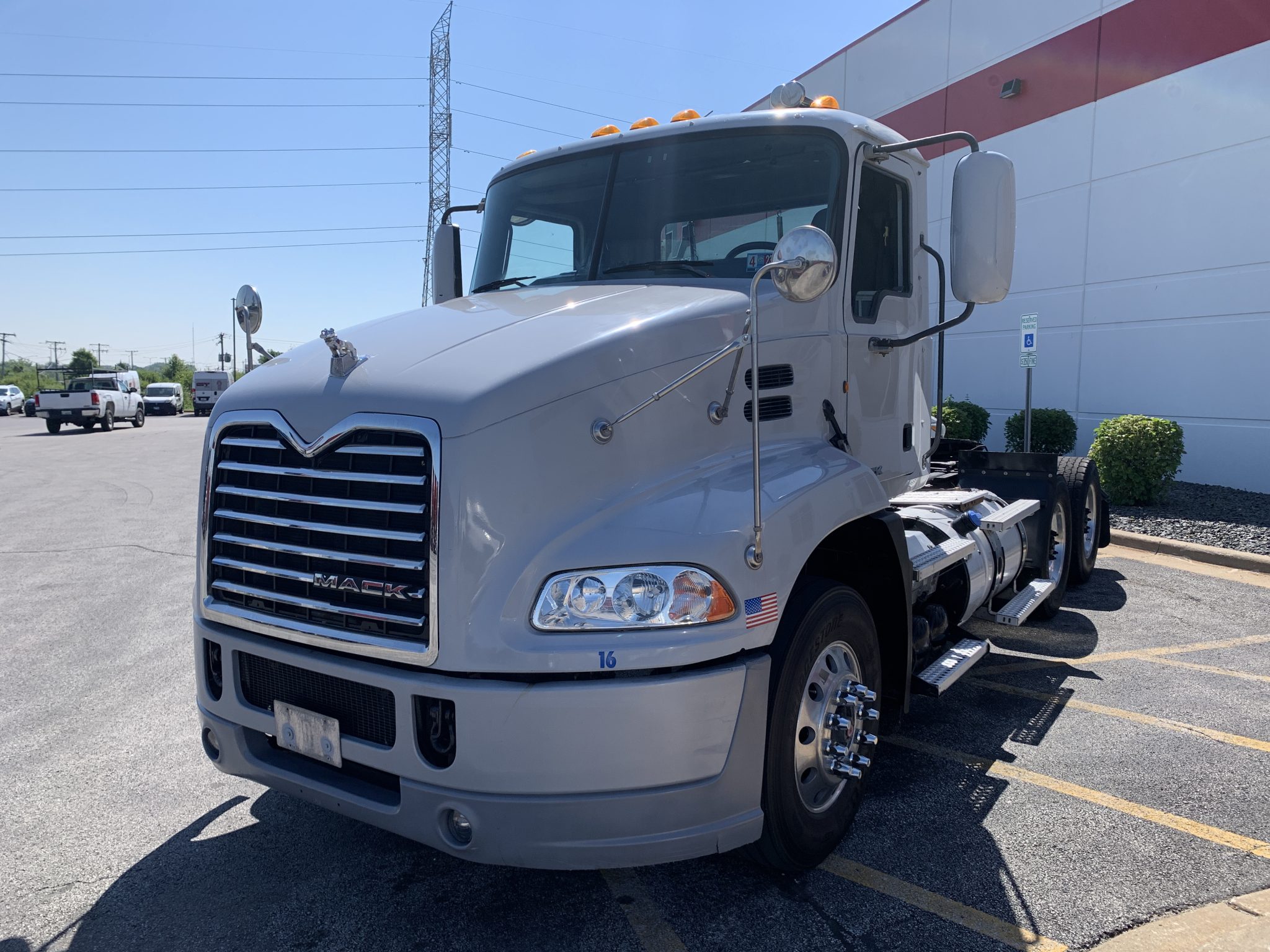 2011 MACK CXU613 - CIT Trucks