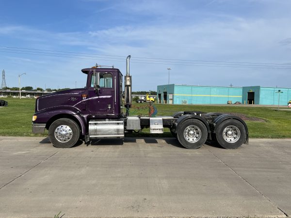 1999 INTERNATIONAL 9400 - CIT Trucks