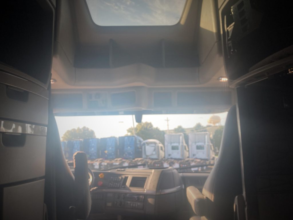 2021 VOLVO VNL64T860 - CIT Trucks