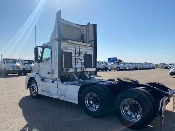 2016 VOLVO VNL64T300 - CIT Trucks