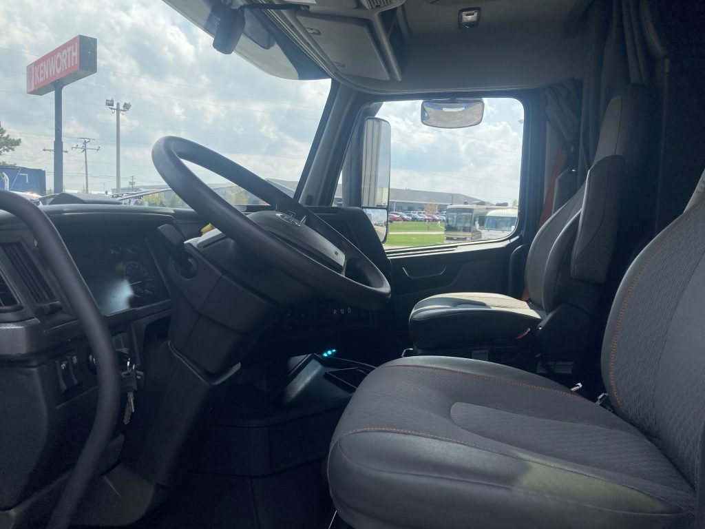 2021 VOLVO VNL860 - CIT Trucks
