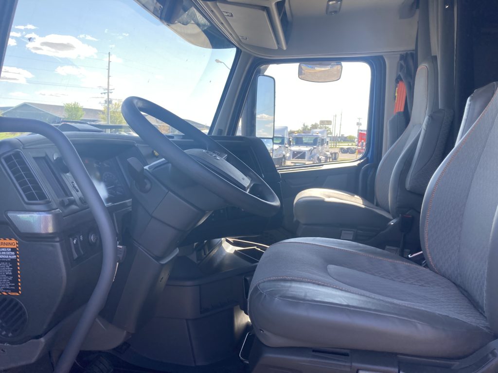 2021 VOLVO VNL860 - CIT Trucks
