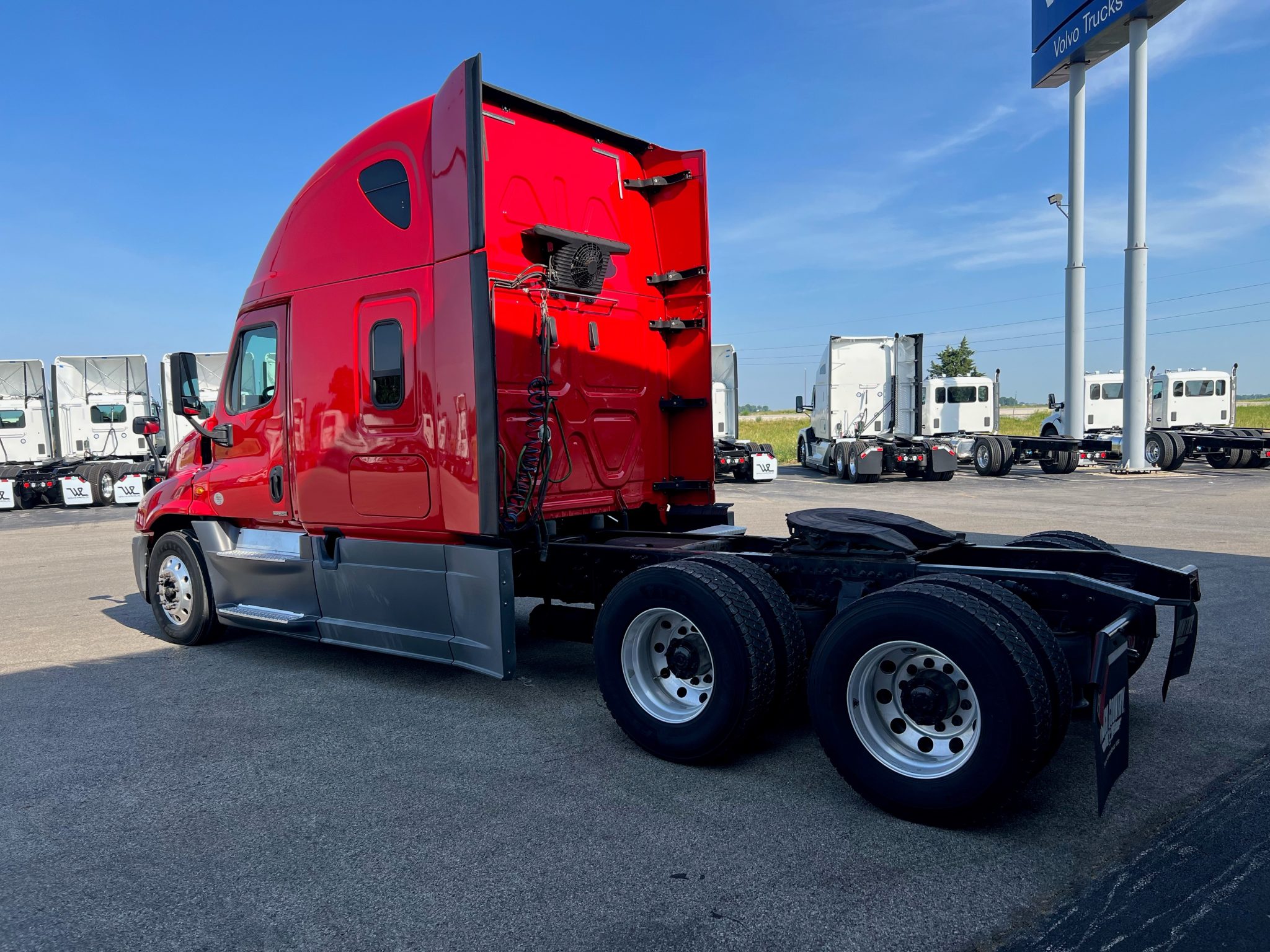2018 FREIGHTLINER CASCADIA - CIT Trucks
