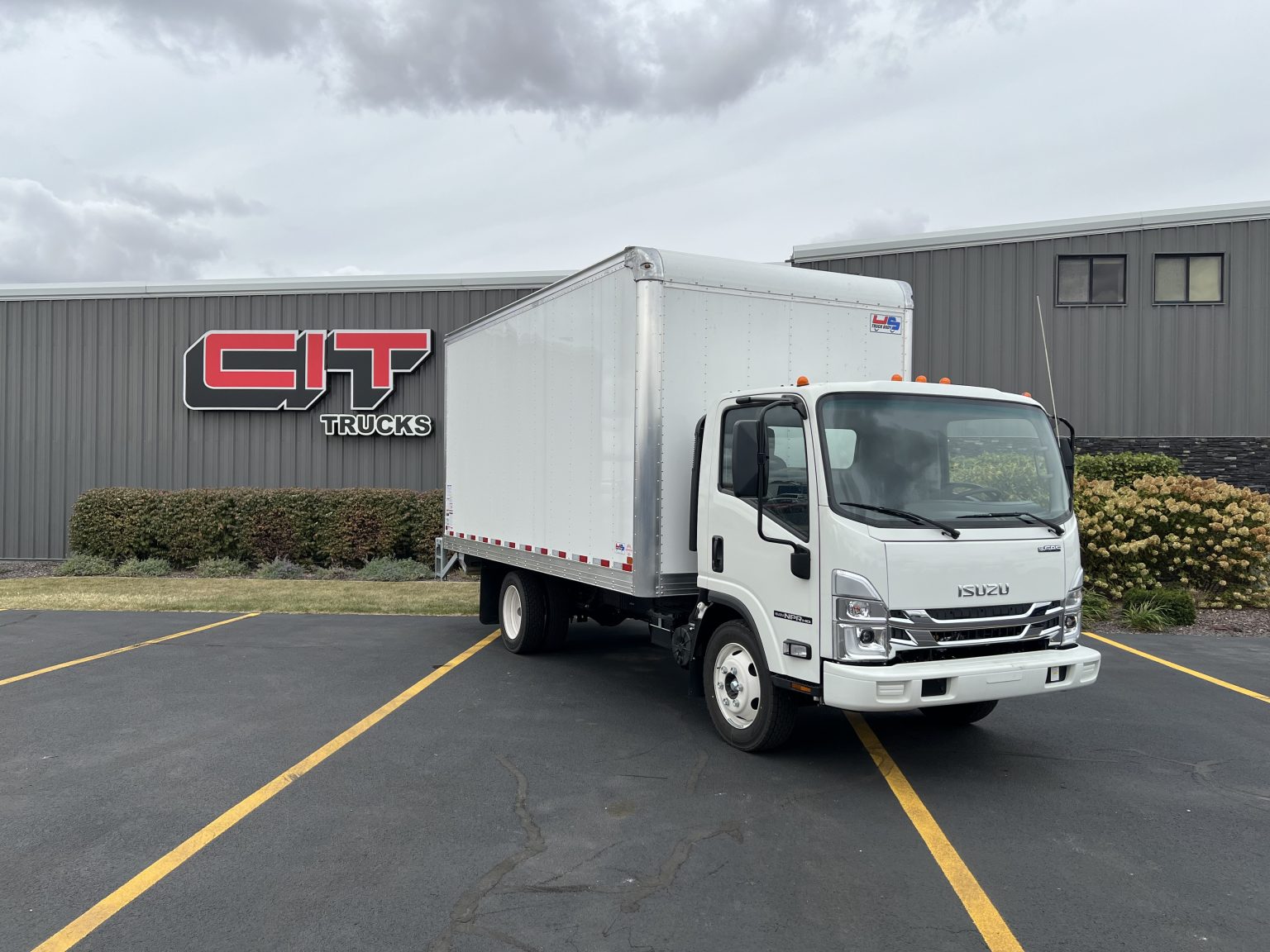 2024 ISUZU NPR HD - CIT Trucks