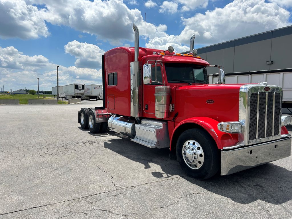 2017 PETERBILT 389 - CIT Trucks