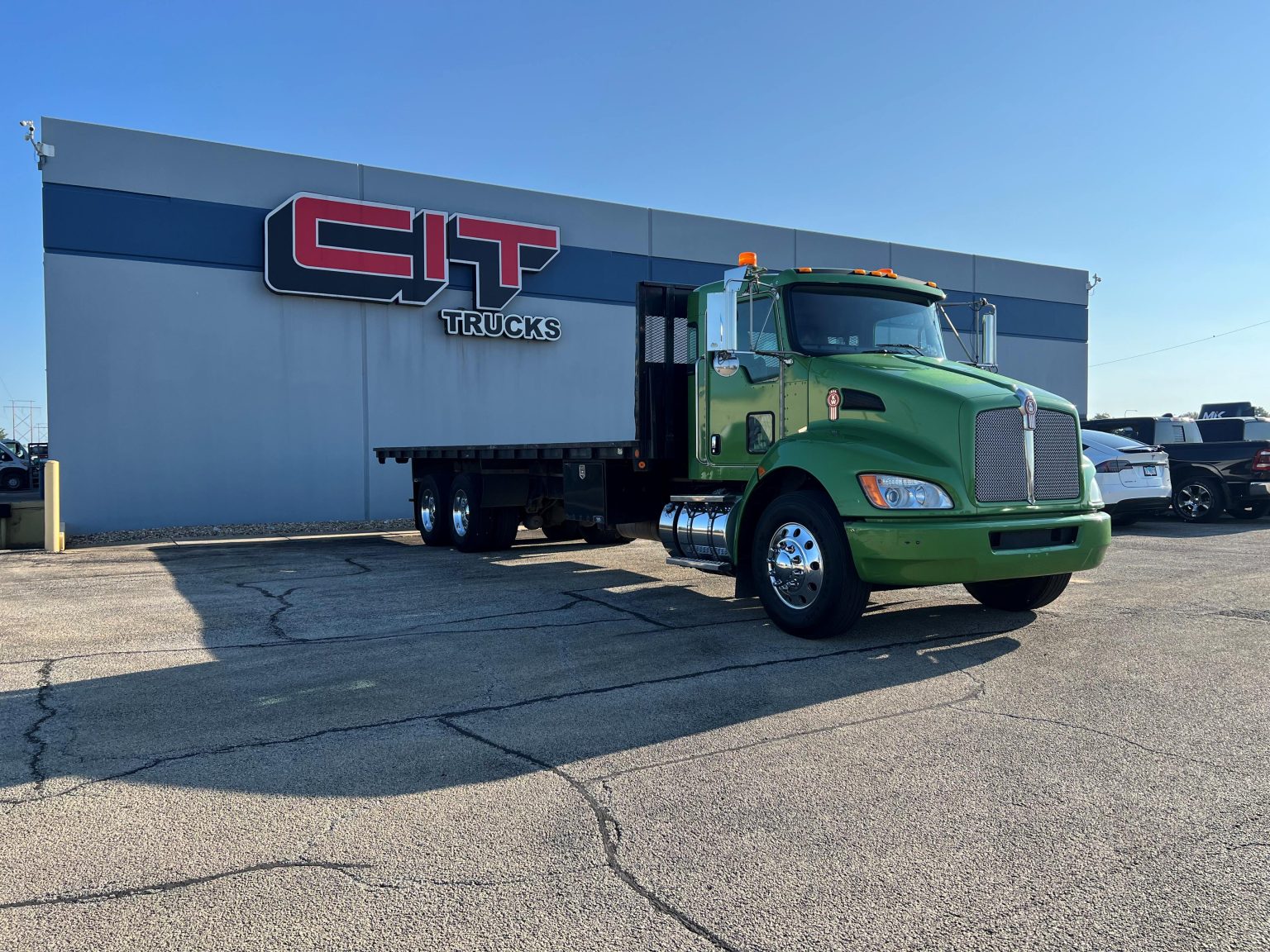 2013 KENWORTH T370 - CIT Trucks