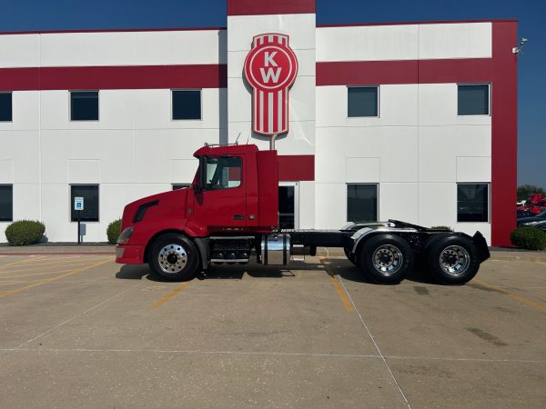 2010 VOLVO VNL300 - CIT Trucks