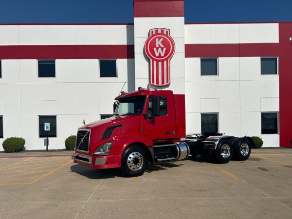 2010 VOLVO VNL300 - CIT Trucks
