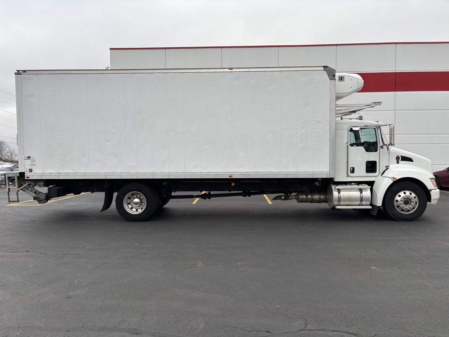 2018 KENWORTH T370 - CIT Trucks
