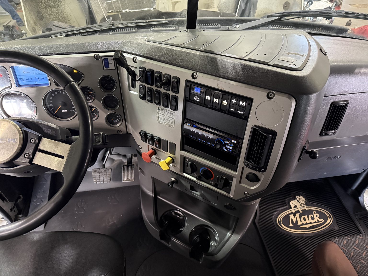 2016 MACK CXU613 - CIT Trucks