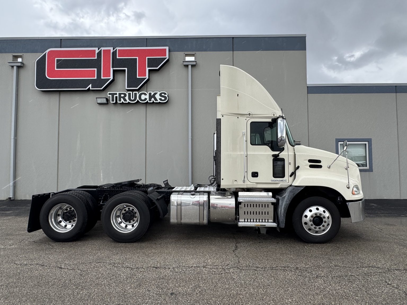 2016 MACK CXU613 - CIT Trucks