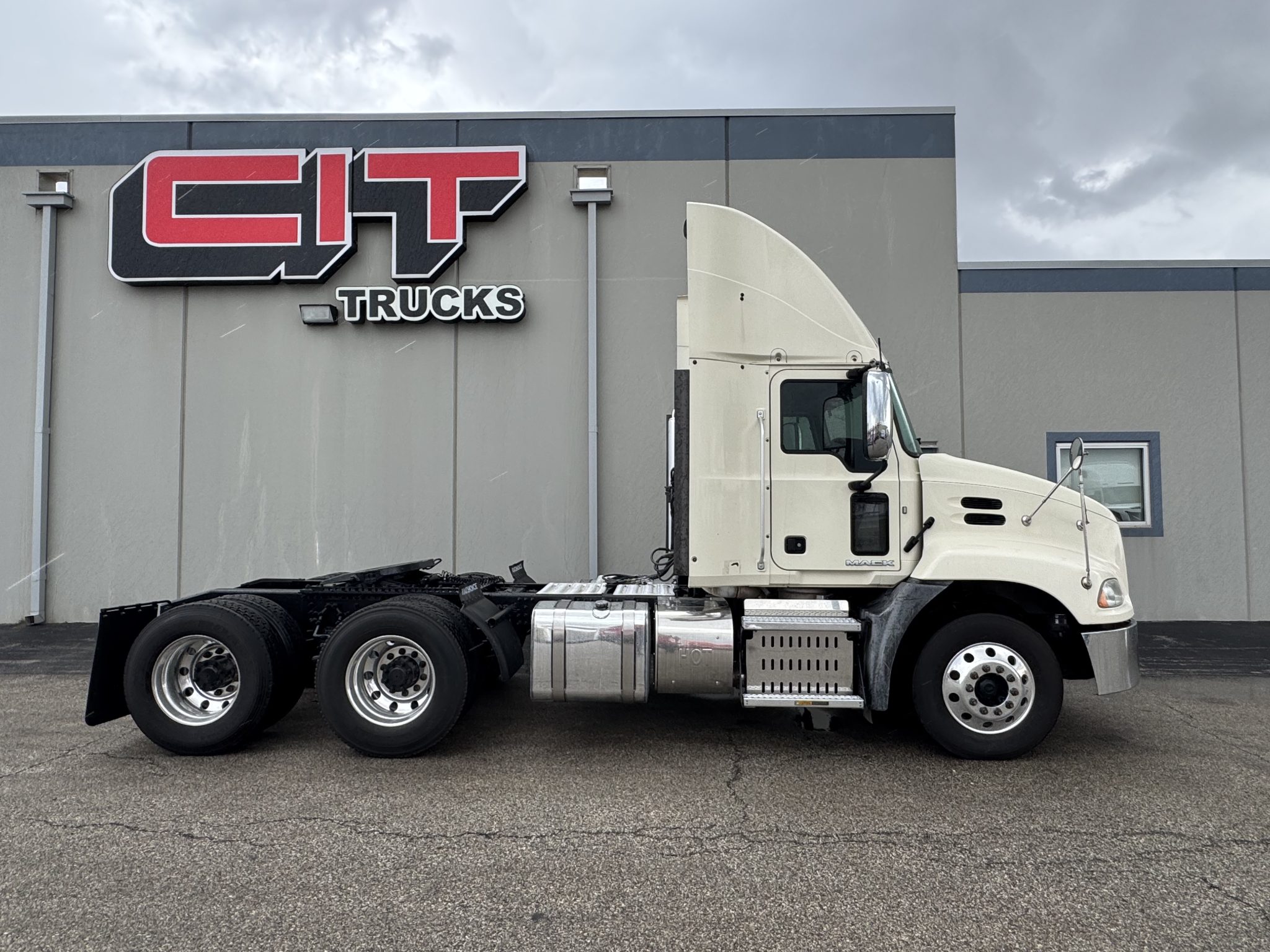2016 MACK CXU613 - CIT Trucks