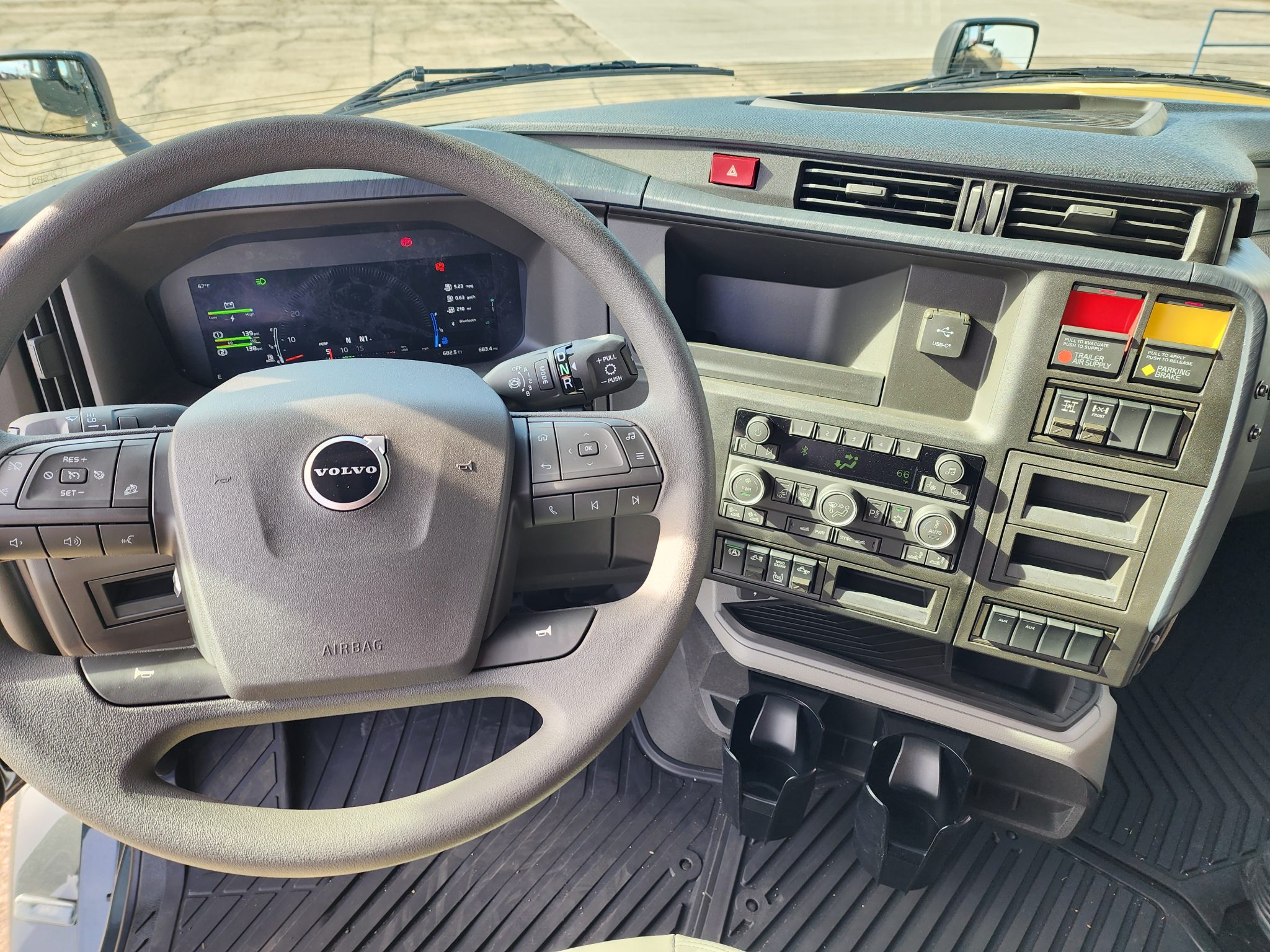 2026 VOLVO VNL860 - CIT Trucks