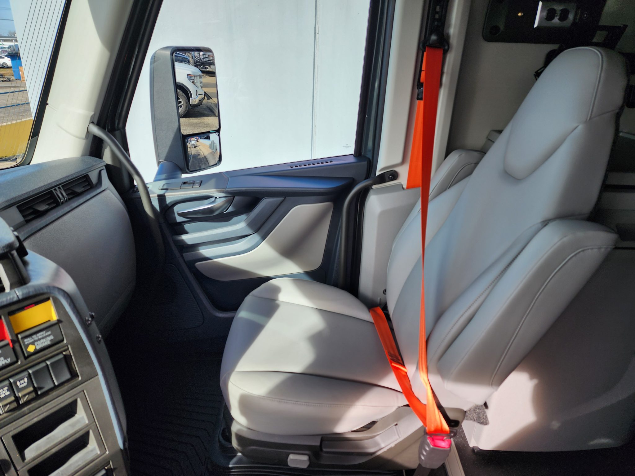 2026 VOLVO VNL860 - CIT Trucks