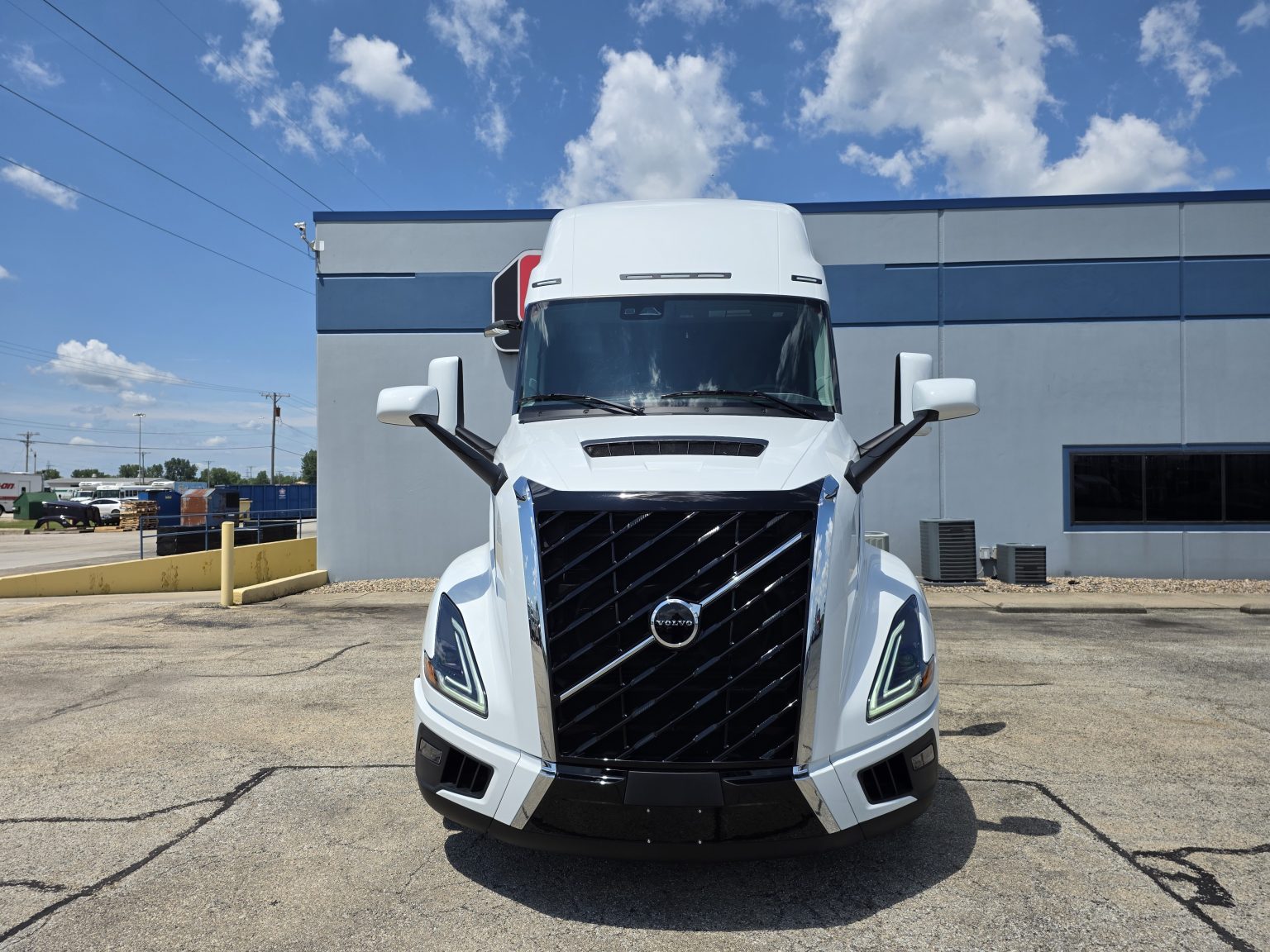 2026 VOLVO VNL860 - CIT Trucks