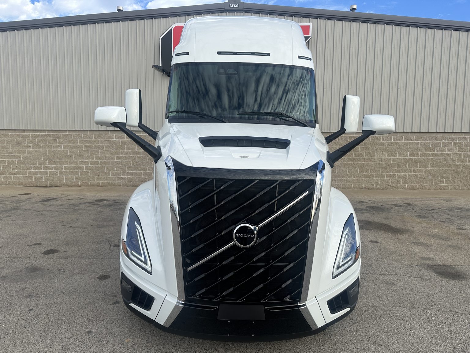 2026 VOLVO VNL860 - CIT Trucks